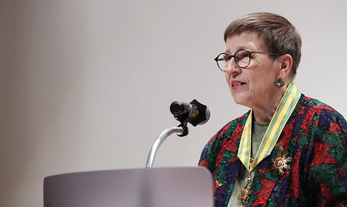 Governmental writer wins Peony Prize | Gangnam.com