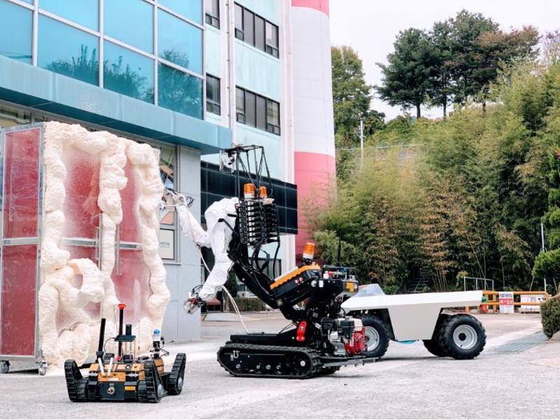 High-tech robots for responding to nuclear disaster released | Gangnam.com
