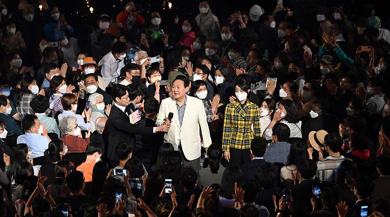 President Yoon attends concert at Cheong Wa Dae marking opening ...