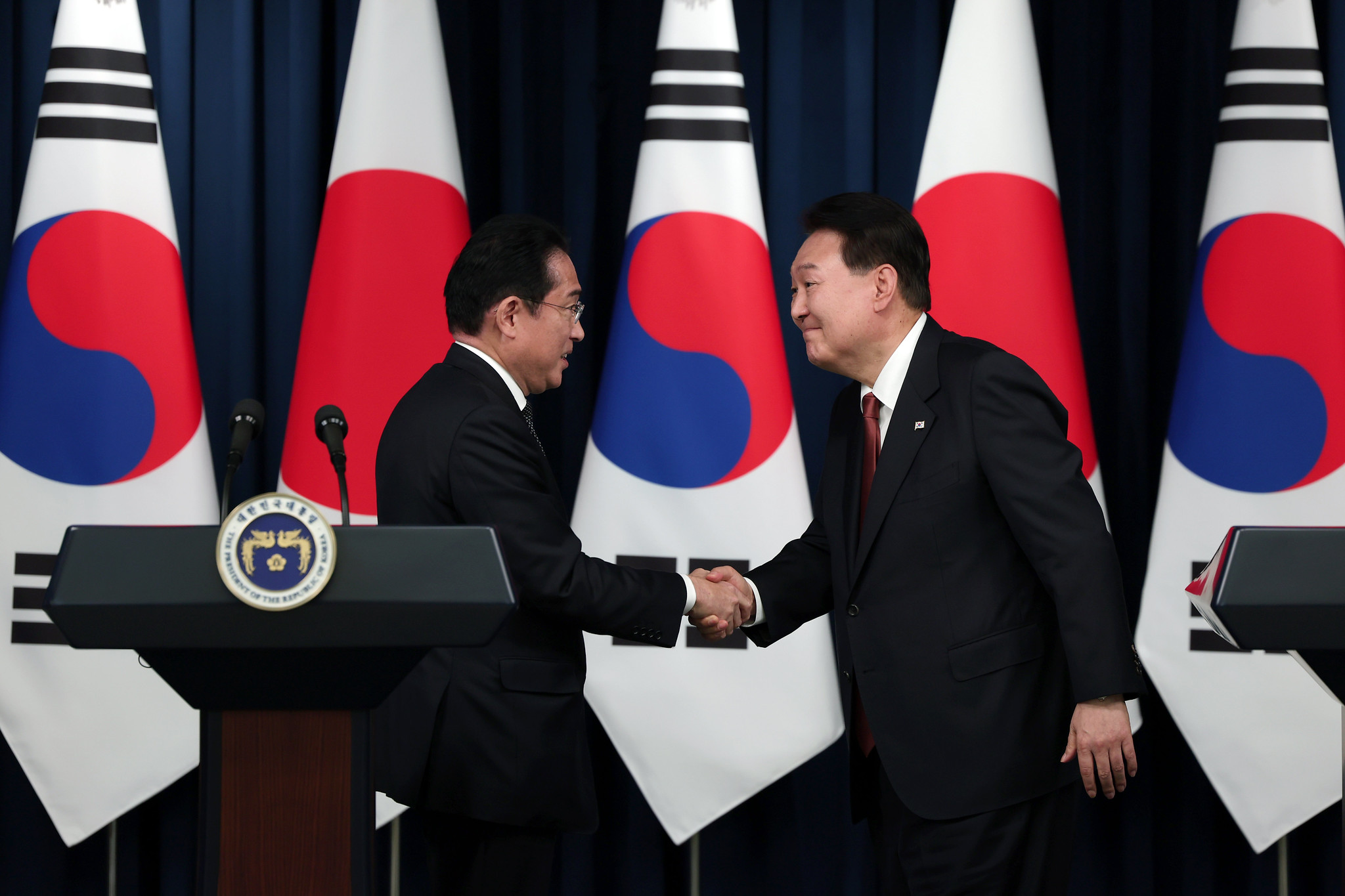 President Yoon, Japan PM pledge better trilateral ties with US ...